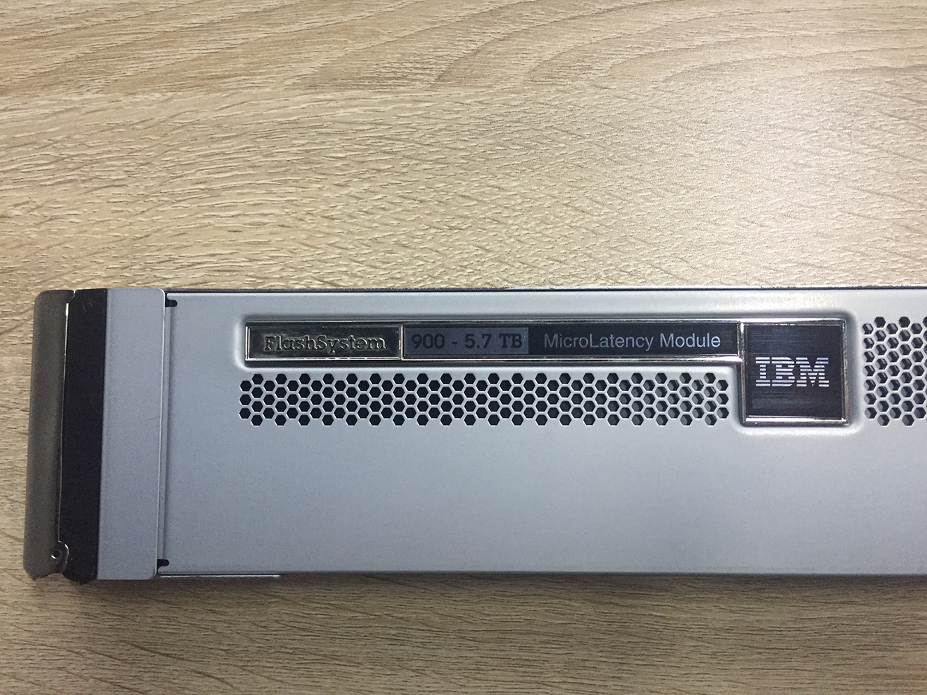 00DJ365 IBM FlashSystem 900 - 5.7TB Microlatency Module 9843 AE2 AF25 ...